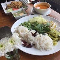 ครัวดอกไม้ขาว (White Flower Factory) - Thai Restaurant in ปทุมวัน