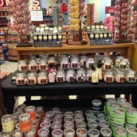 Hammond's Candies since 1920 - Candy Store