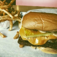 Uniburger - Burger Joint in Ville-Marie