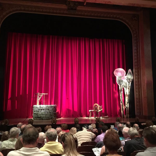 Royal George Theatre - Theater