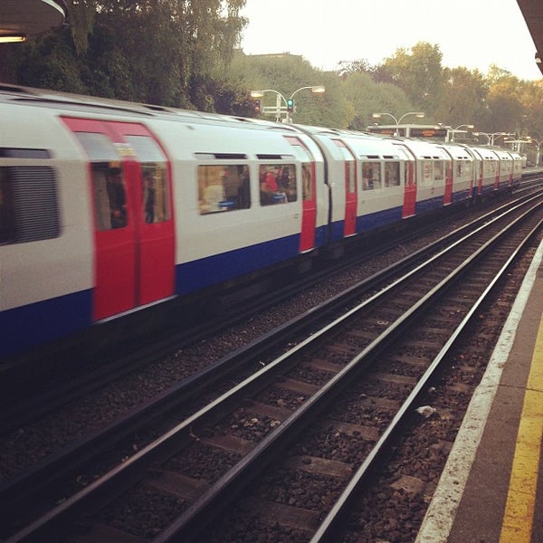 South Ealing London Underground Station - Northfield - South Ealing Rd.