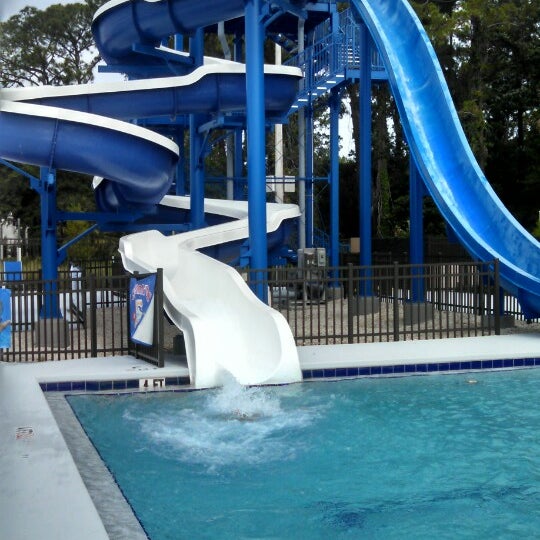 Highland Family Aquatic Center - Pool in Largo