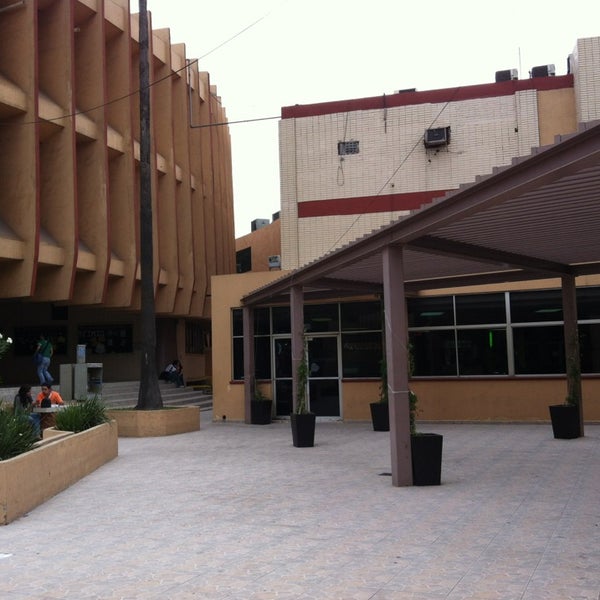 Facultad de Ciencias Químicas (UANL) - 9 tips from 1019 visitors