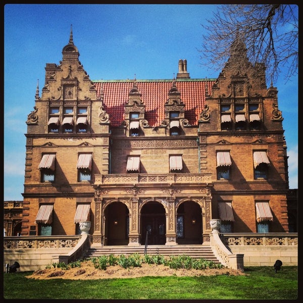 Pabst Mansion - History Museum in Avenues West