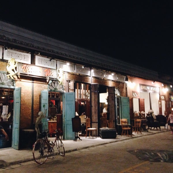 ตลาดนัดรถไฟ รัชดา (Train Night Market Ratchada) - ดินแดง - 117 tips ...