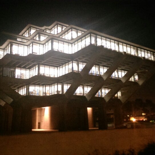 Geisel Library - College Library in Torrey Pines
