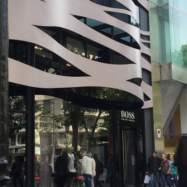 Hugo Boss - La Dreta de l'Eixample - 2 tips from 285 visitors