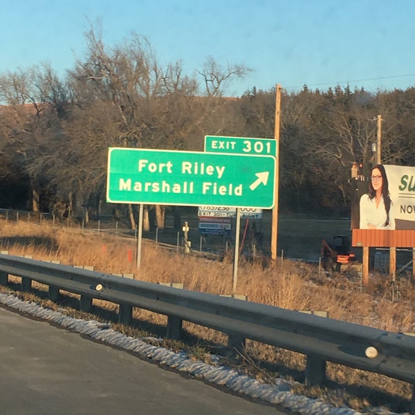 Marshall Airfield - Airport in Fort Riley