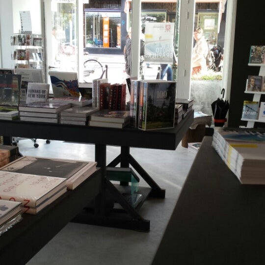 BABOOKA bookstore - Gangetje 5