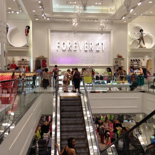 Forever 21 - Clothing Store in Theater District