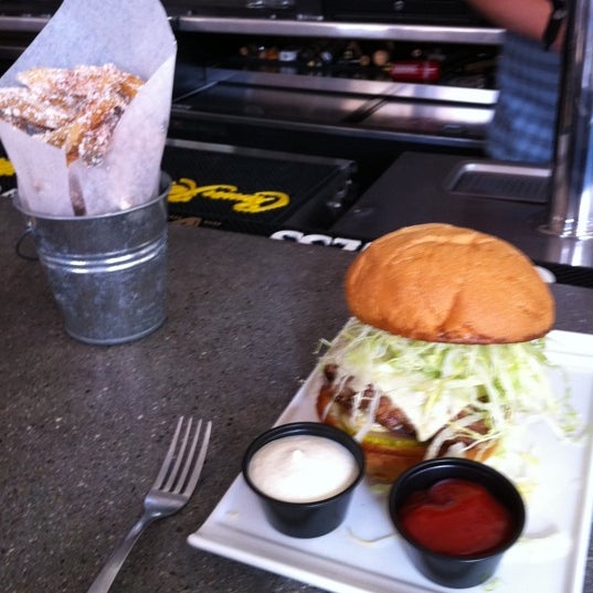 Nosh Kitchen Bar - Downtown Portland - 76 tips