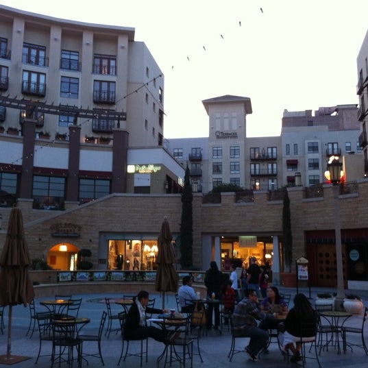Paseo Colorado - Shopping Mall in Pasadena Civic Center District