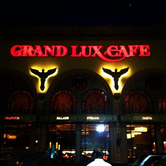 Grand Lux Cafe - American Restaurant in Uptown-Galleria
