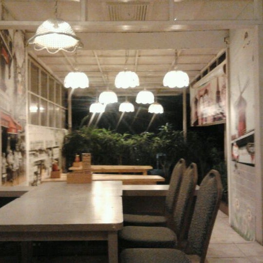 Giggle Box Café & Resto - Bandung, Jawa Barat