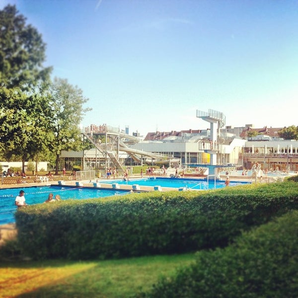 Schwimmbad Kleinfeldchen - Pool in Wiesbaden