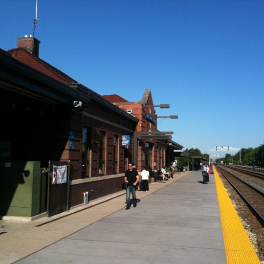 Metra - Naperville - Train Station in Naperville
