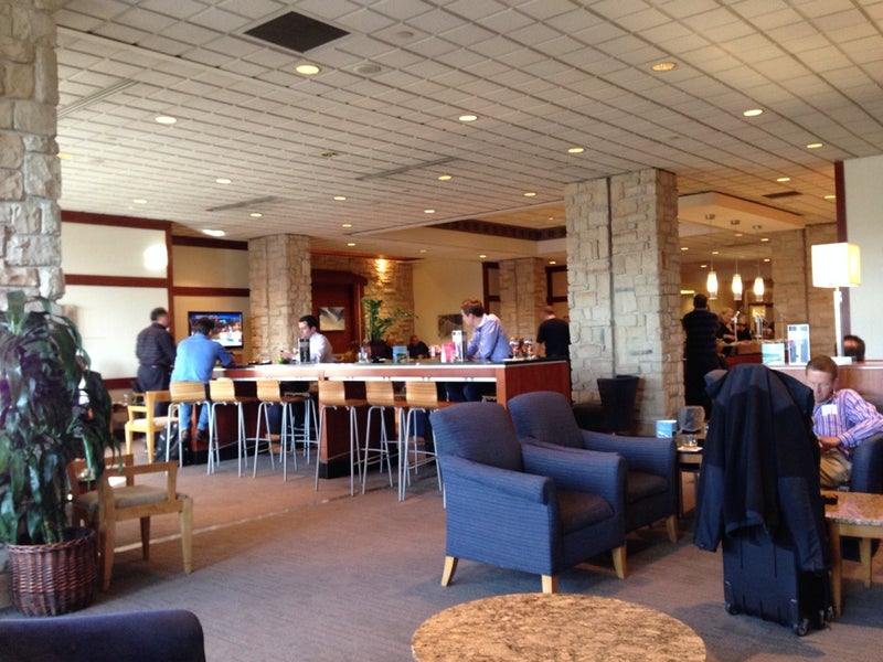 Delta Sky Club - Salt Lake City, UT (SLC) | LoungeReview.com