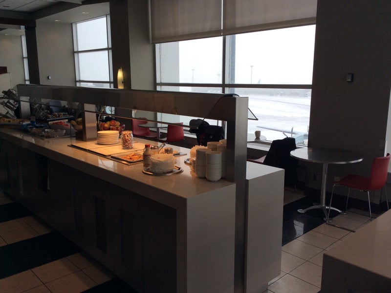 Air Canada Maple Leaf Lounge - Montreal - Pierre Elliott Trudeau International (YUL ...