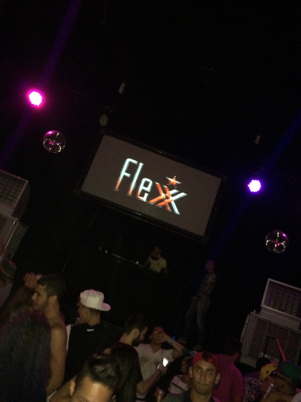 Flex Club Photos - GayCities São Paulo